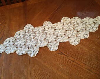 Crochet table runner | Etsy