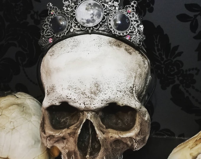 Crowns - Hysteria Machine