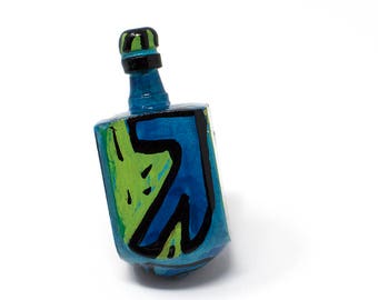 Hanukkah Dreidel printable dreidel template to create 3D