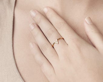 V shape ring | Etsy