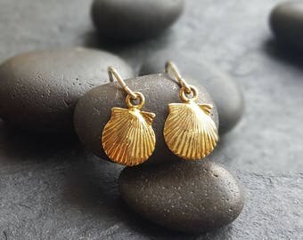 Gold shell earrings | Etsy