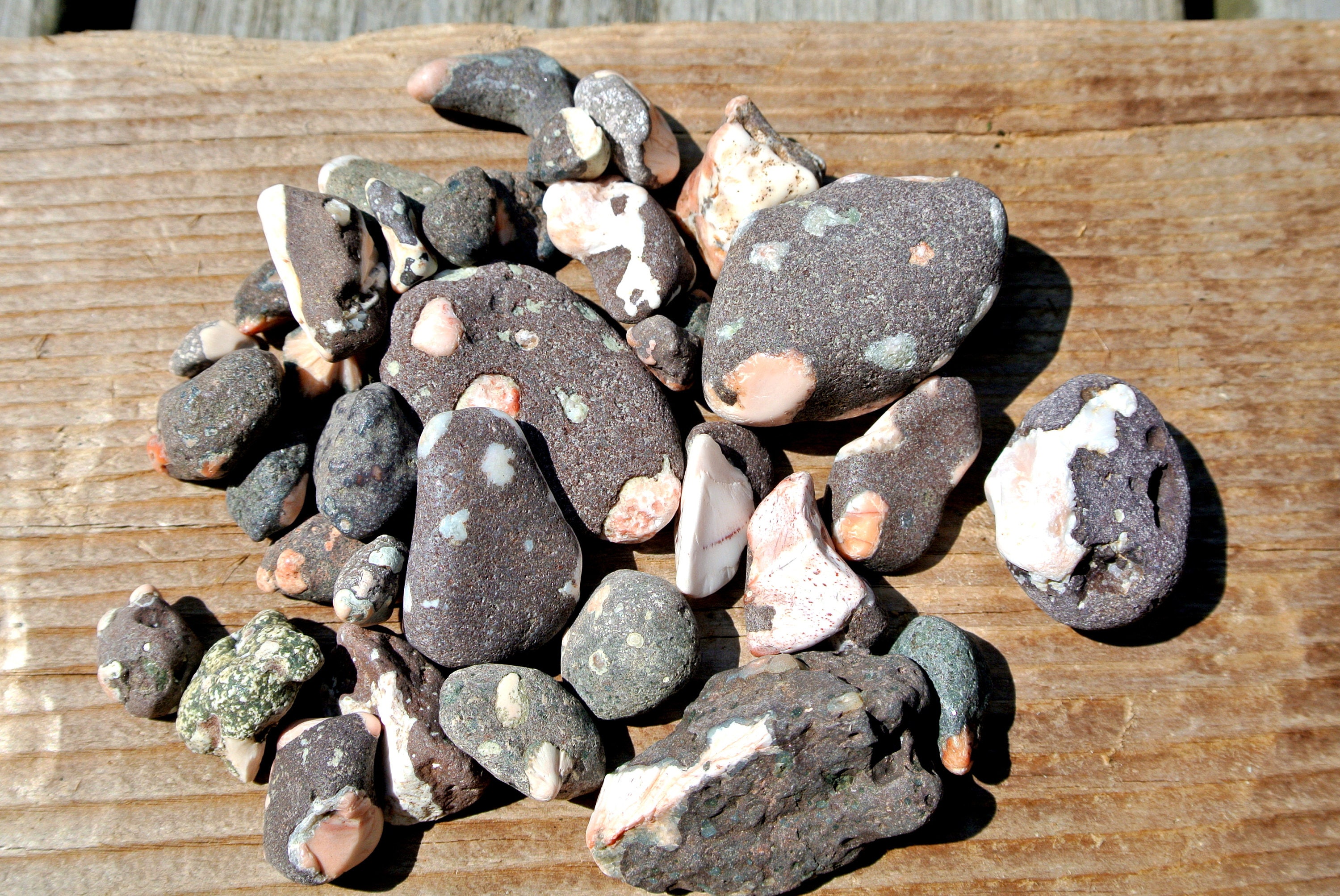 Zeolites in Basalt * 4.05 oz * Lake Superior Stones * Rare * Unpolished ...