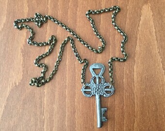 Items similar to Rustic Skeleton Key Leather Bracelet on Etsy