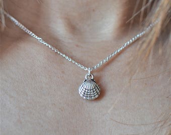 Seashell necklace | Etsy