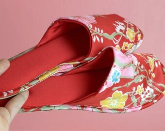 Bedroom slippers | Etsy