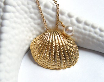 Seashell necklace | Etsy