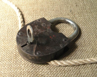 Vintage lock and key | Etsy