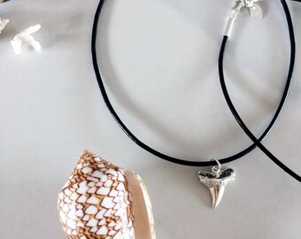 Shark tooth choker | Etsy