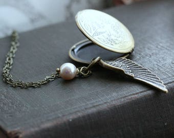 Angel locket | Etsy