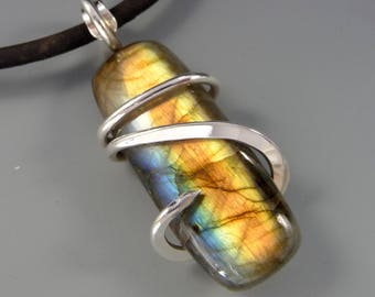 Spectrolite pendant | Etsy