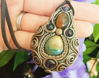 Handmade Mystic Healing crystal and stone by HandmadeMystic
