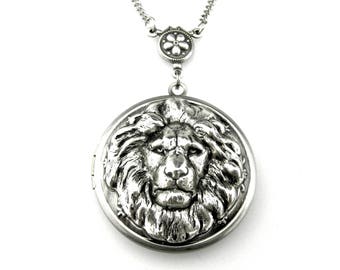 Lion locket | Etsy