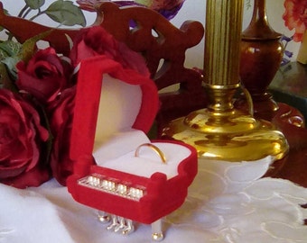 Velvet ring box | Etsy