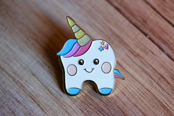 UNICORN Carabelli Tooth Enamel Pin Lilac Paper Dental Tooth