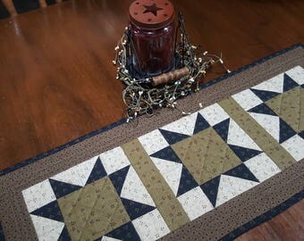 Quilted table runner | Etsy