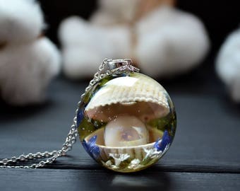 Items similar to Pearl and Shell Pendant - Sea Shell Pendant - Shell ...