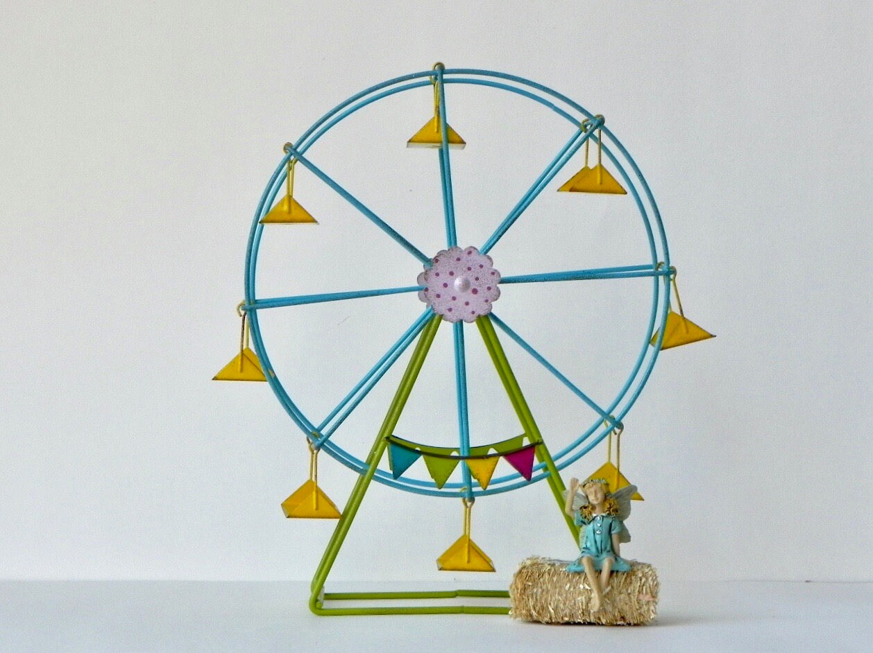 Fairy Garden Ferris Wheel Fairy Figurine Miniature Hay Bale