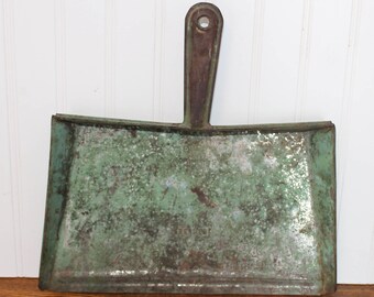 Vintage dust pan | Etsy