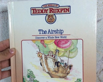 Teddy Ruxpin Airship Toy Model with Map of Grundo and Figures