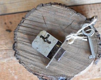 Set Vintage Key Lock and SKELETON Key with LION MOUTH Antique