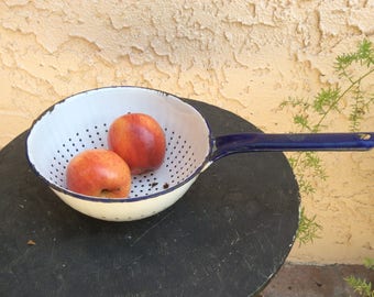 vintage spatterware enamel colander / red white strainer