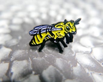 Bee enamel pin | Etsy