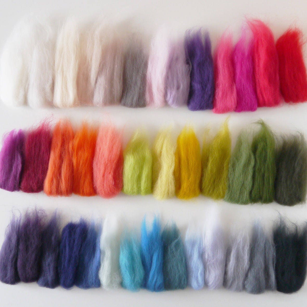 Giant yarn Merino wool sample swatch - 30+ colour options available ...