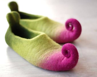 Curly toe slippers | Etsy