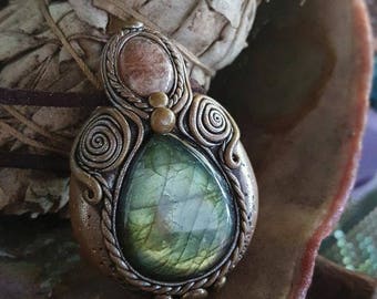 Handmade Mystic Healing crystal and stone by HandmadeMystic