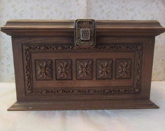 Vintage sewing box | Etsy