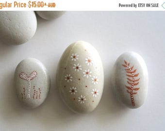 Painted pebbles | Etsy
