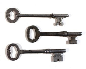 Vintage skeleton key | Etsy