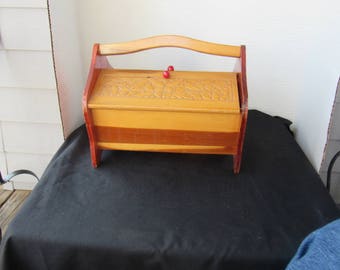 Vintage sewing box | Etsy