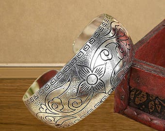 Silver arm cuff | Etsy