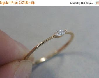 Simple design Minimalist jewelry shop. by tinytinygold on Etsy